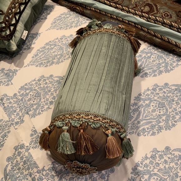 Dian Austin | Bedding | Dian Austin Brompton Court Bedding | Poshmark